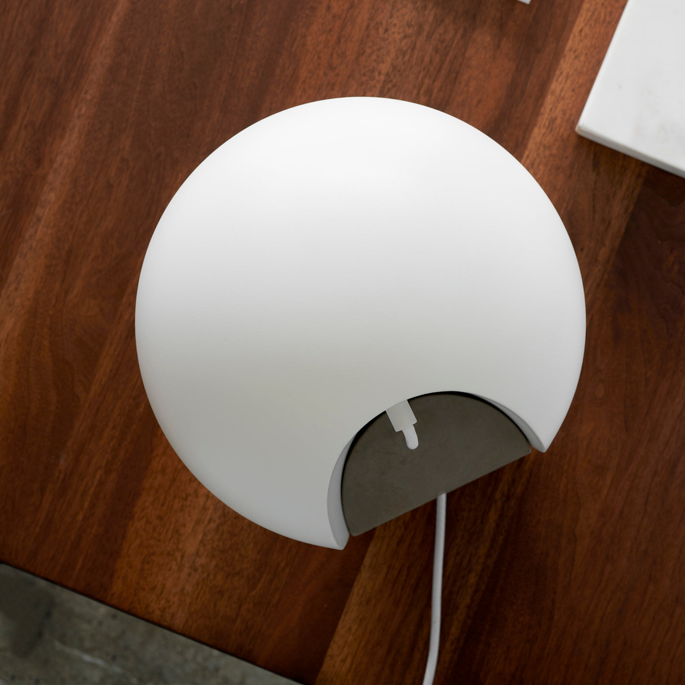 Gejst, Denmark - LEERY table lamp, white