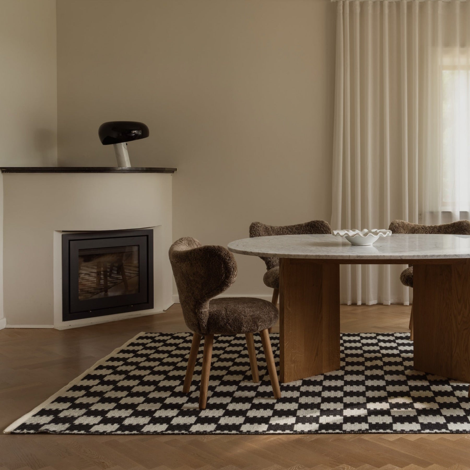 Vibeke Klint Rug VK-5 black/white 200 x 300 cm